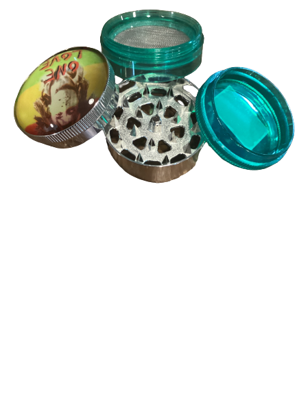 Grinder 4-Part Triangle Teeth 3D Pirate (Box of 6) | Quecan Distribution